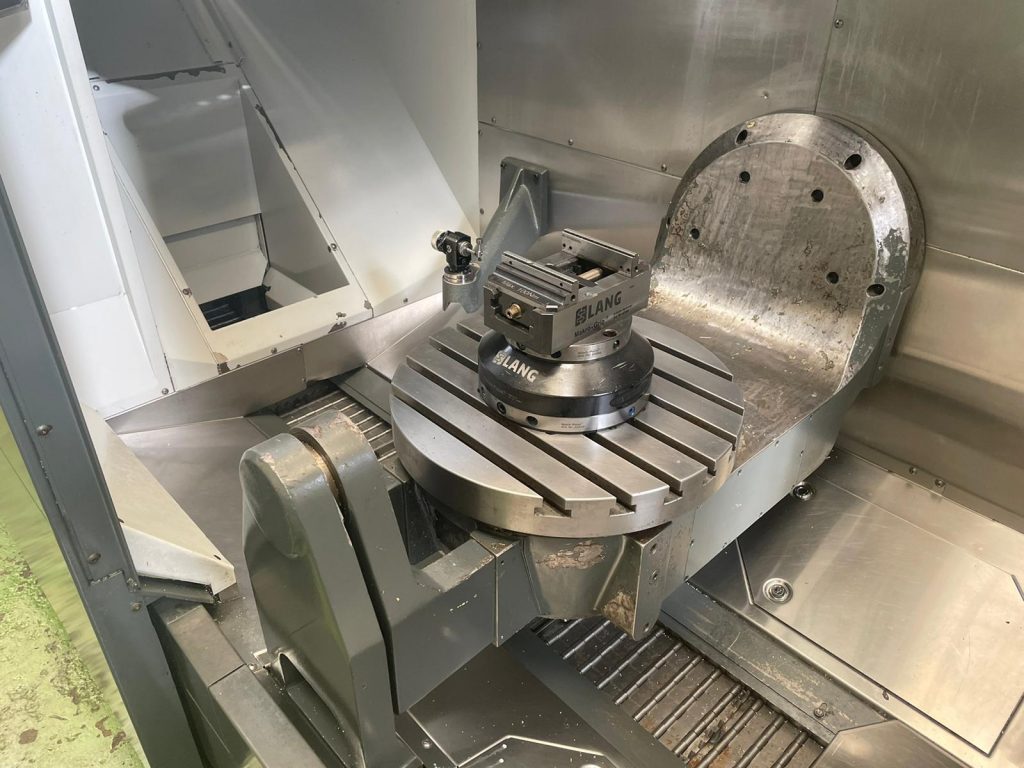 28942 HAAS UMC 750SS 5 Axis Machining Centre with HAAS Control. Year ...