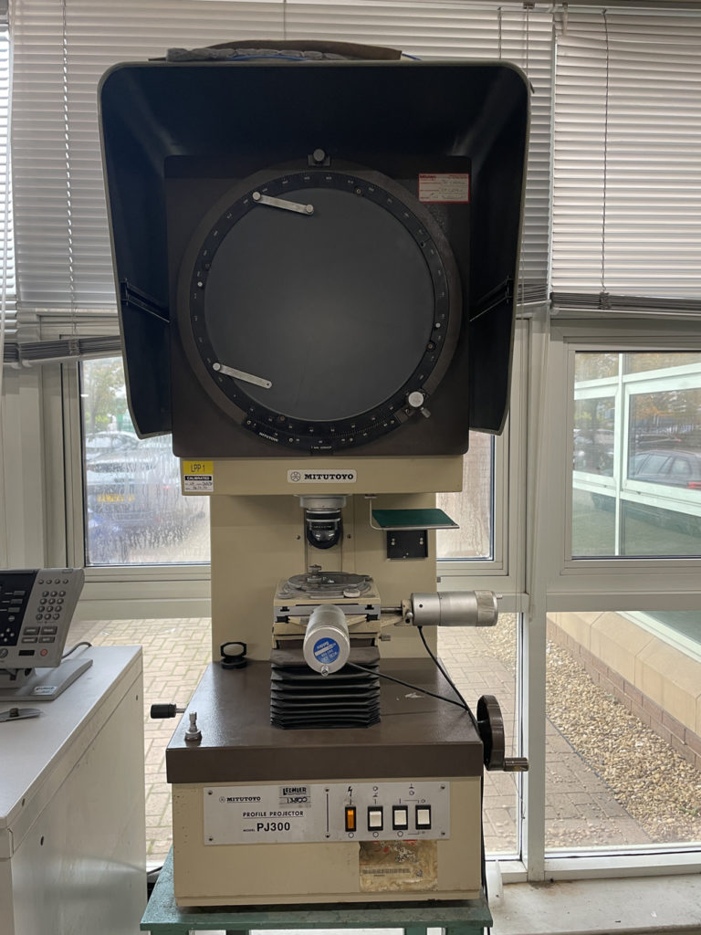 Mitutoyo PJ300 Profile Projector - 2 - GM Machinery