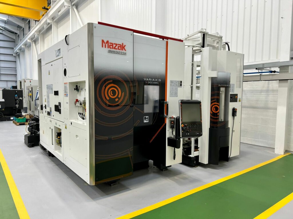 MAZAK VARIAXIS i300 AWC Vertical Machining Centre with Smooth Control ...