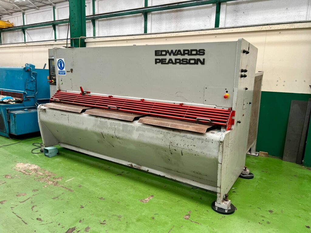 EDWARDS PEARSON Model V13/3000 Hydraulic Guillotine with Cybelec DNC60 ...