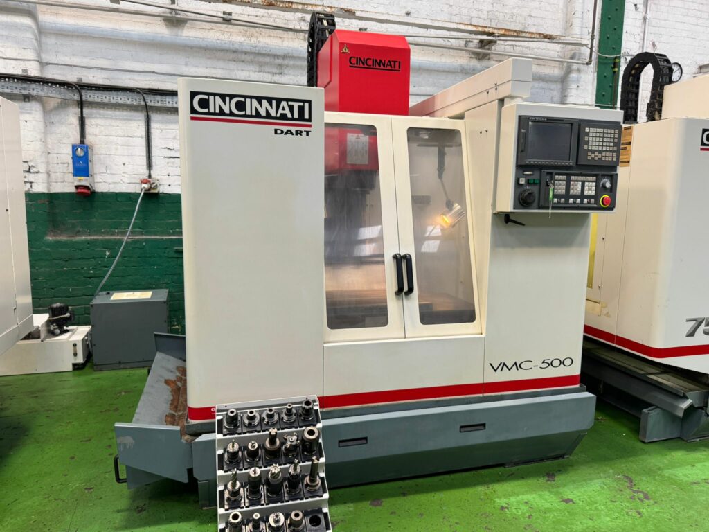 CINCINNATI Dart 500 Vertical Machining Centre with Fanuc 21i-M Control ...